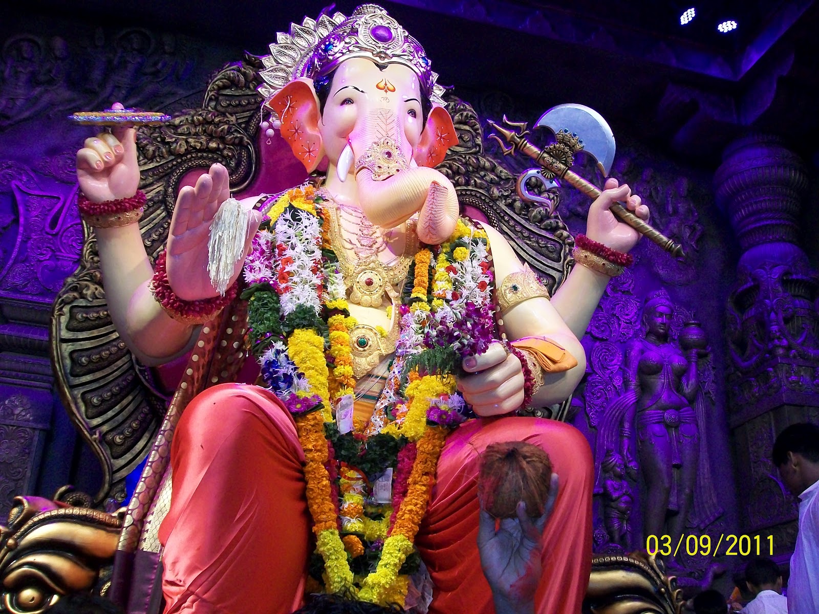 Tropical Revolving Storm: Lal Bagh Ka Raja - Mumbai : : Path to eternal ...