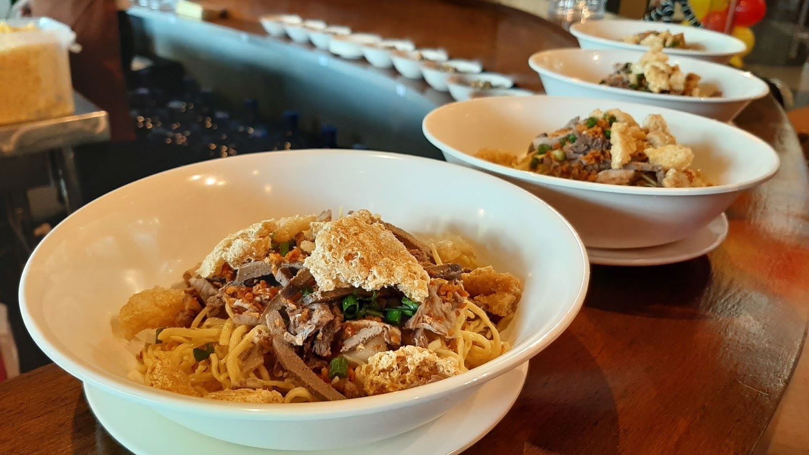 Deco's Original La Paz Batchoy: Innovating the batchoyan while keeping ...