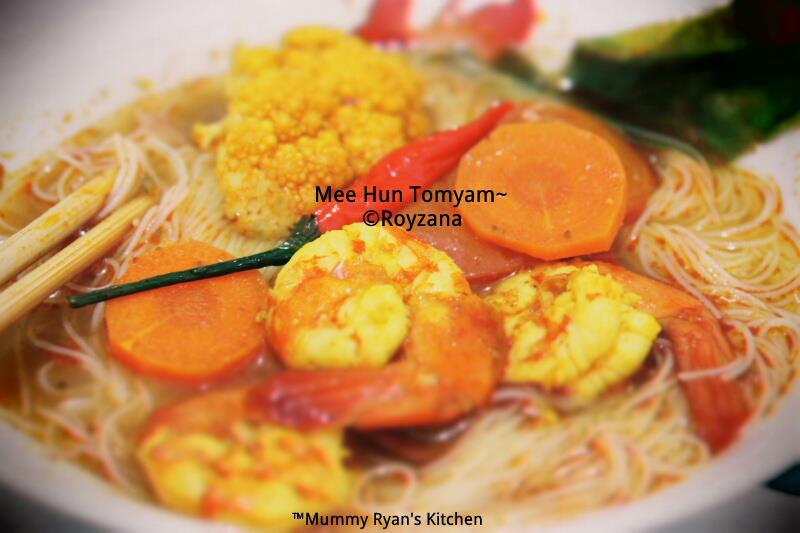 Mommy Ryan Kitchen: Tomyam mee Hun~