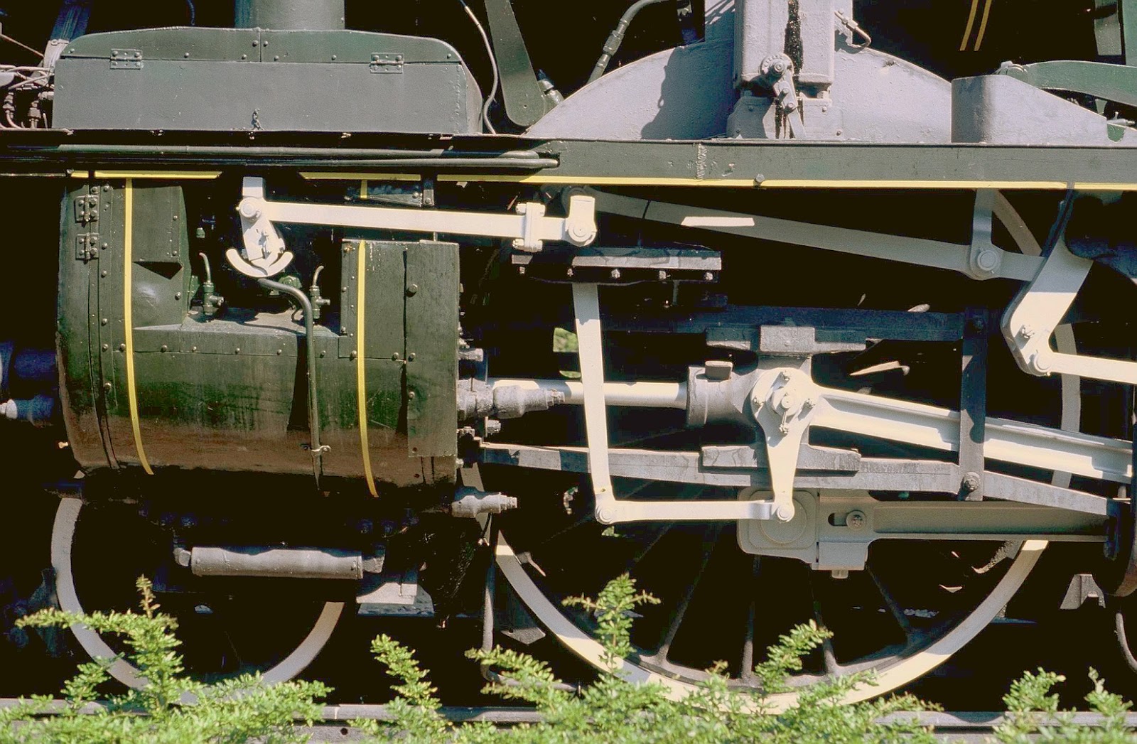 AUTOMOBILE: POPPET VALVE