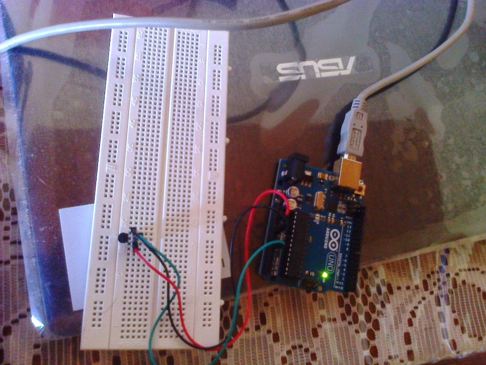 Trabalhos de Física com Arduino: Termômetro Digital feito com o Arduino UNO