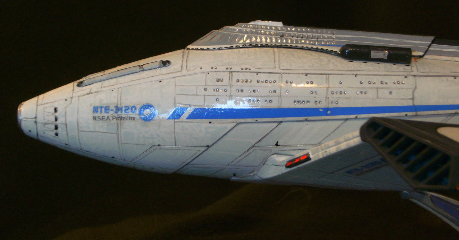 Happyscale-Modellbau: N.S.E.A. Protector (Galaxy Quest) - Pegasus Model ...