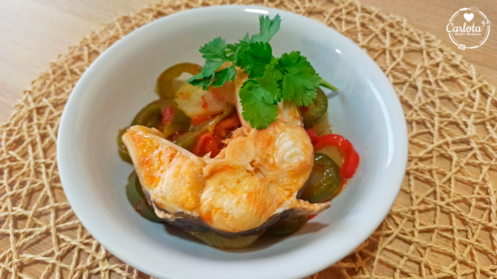 Caldeirada de Safio sobre Pão frito em azeite - Carlota q.b.