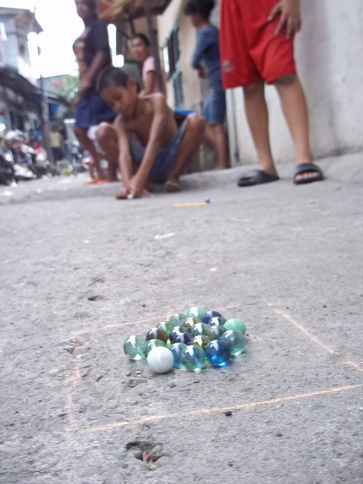 Asyiknya Bermain Guli (Kelereng) Di Kampung Aur - Cerita Kampung Aur