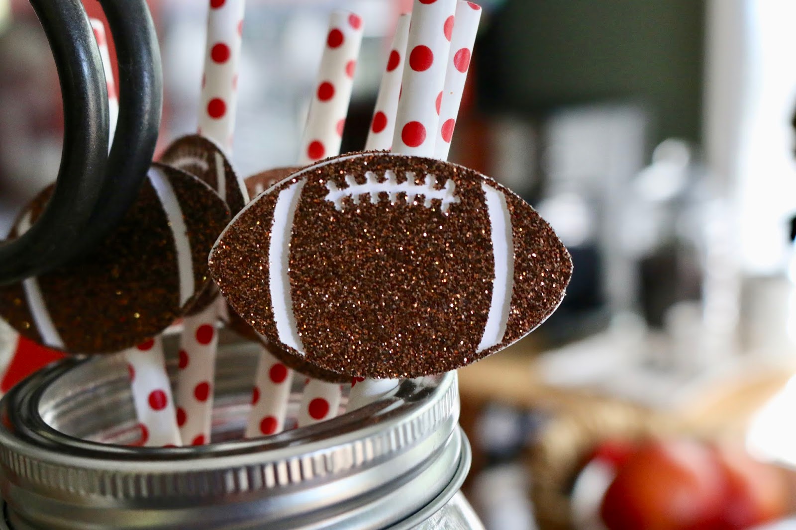 My FAVORITE Tailgating Items - My Glittery Heart