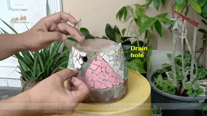 Practical Gardening: DIY Mosaic Pots with Ceramic Tiles - Applying the ...