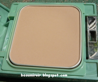 Clinique Almost Powder Makeup - Beaumiroir