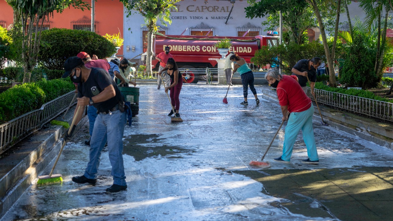 COATEPEC Y LA REGION: LAVADO DEL PARQUE MIGUEL HIDALGO DE LA CABECERA ...