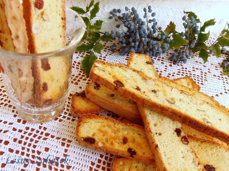 Leśny Zakątek: Sucharki zwykłe albo sucharki papieskie Lucyny ...