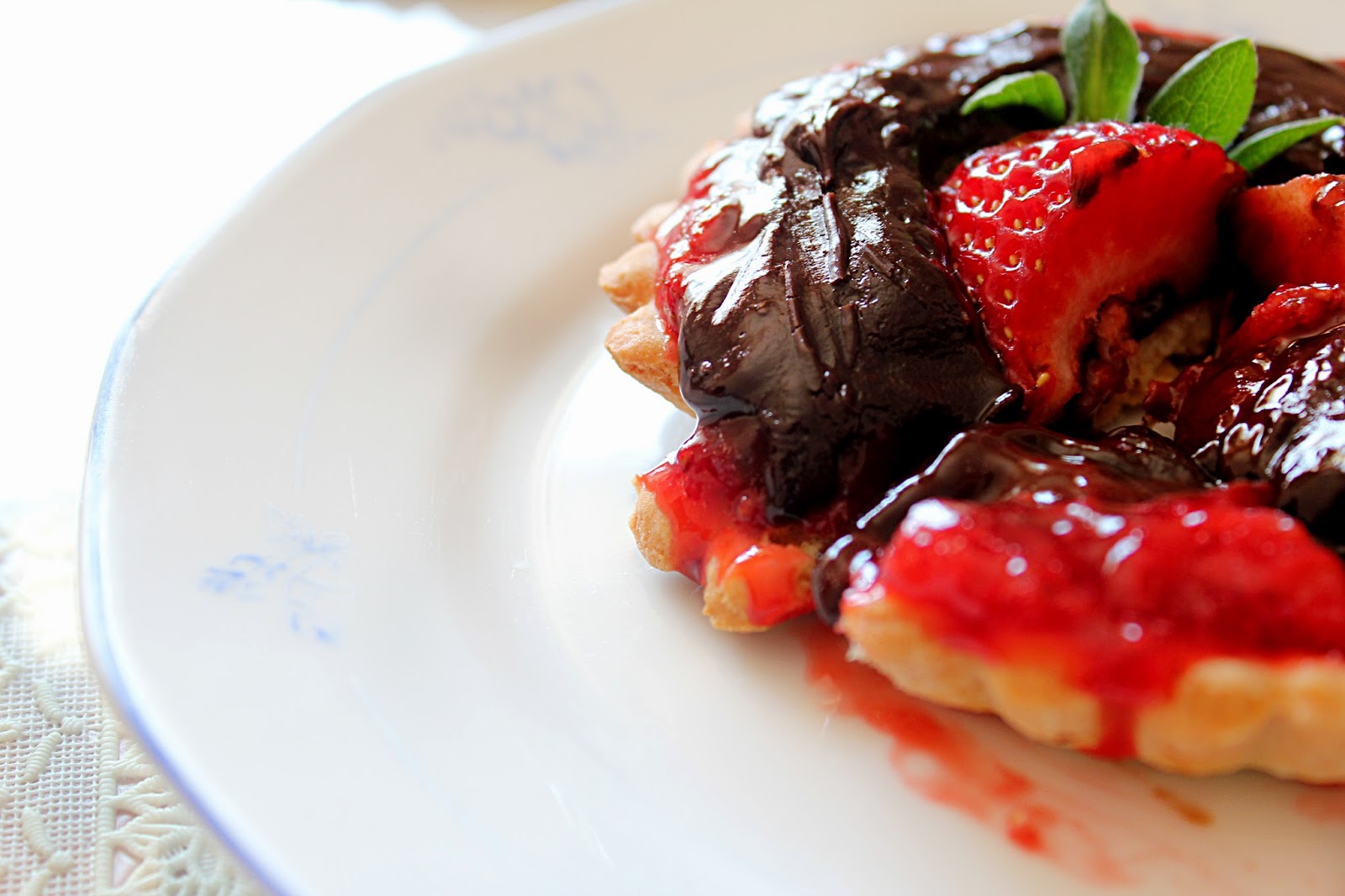 Tarteletes de morango e chocolate