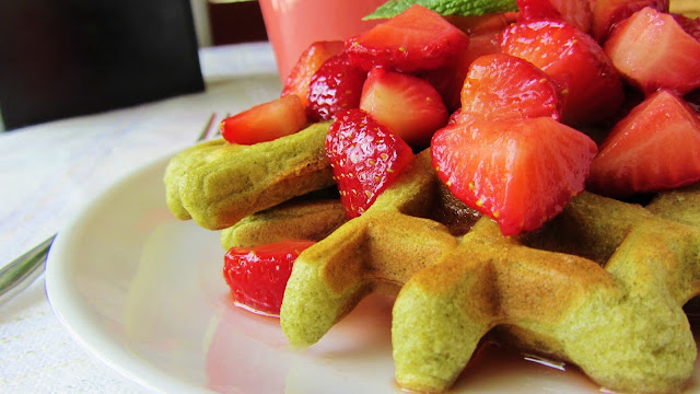 Let's eat......simple!: Simple Green Tea Waffles & Honey-Strawberry Syrup