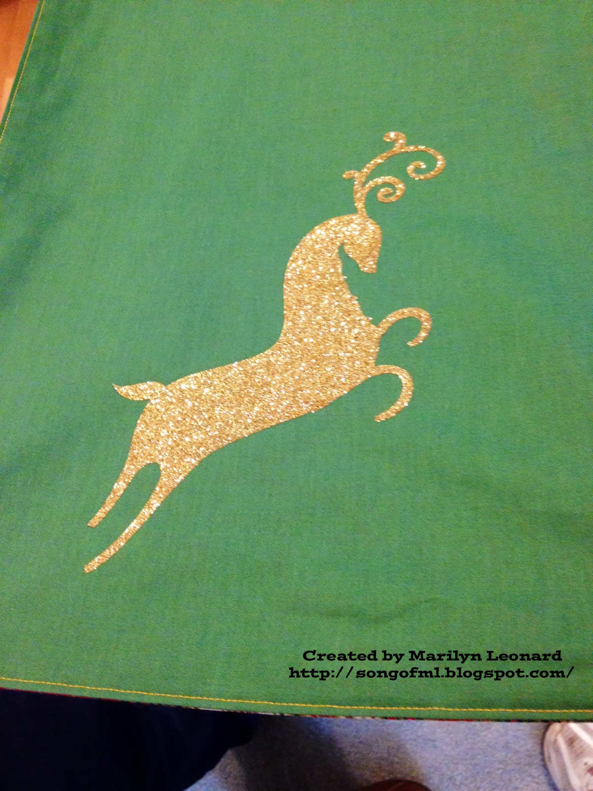 ~ Marilyn's Crafts ~: Reindeer Table Runner