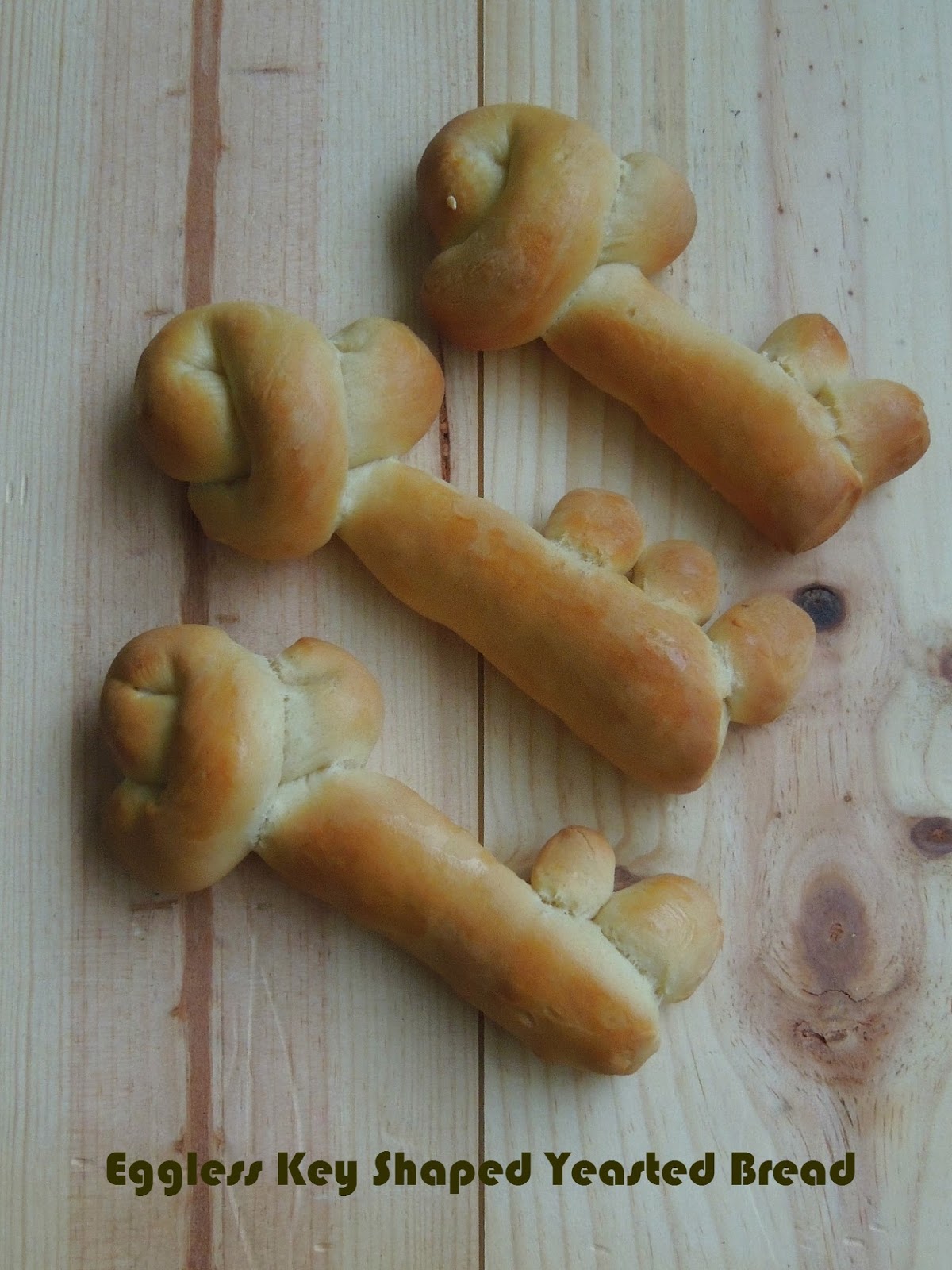 Priya's Versatile Recipes: Key Shaped Eggless Yeasted Bread