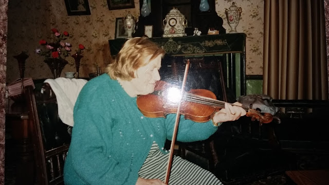 Moments in Time, A Genealogy Blog: Friday's Photo: Kathleen Purcell