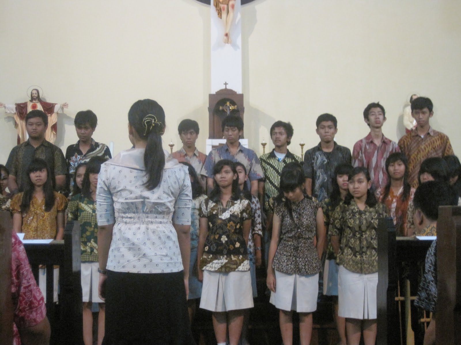 SMA SANG TIMUR YOGYAKARTA: SENI VOKAL-PADUAN SUARA