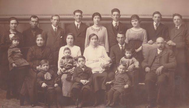 The Livingston Family History - Alive and Well