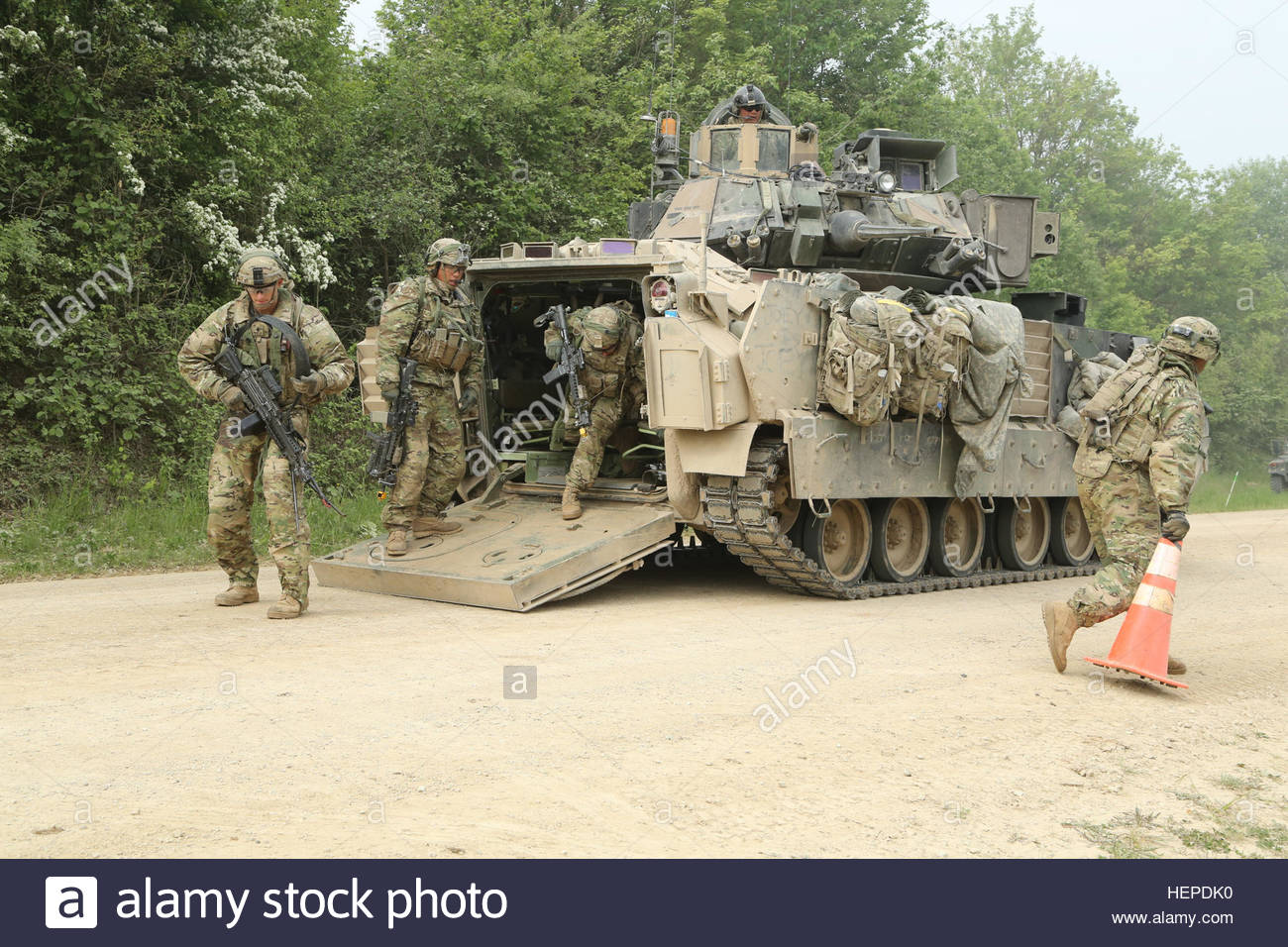 US ARMY BLOG: BRADLEY FIGHTING VEHICLE (BFV)