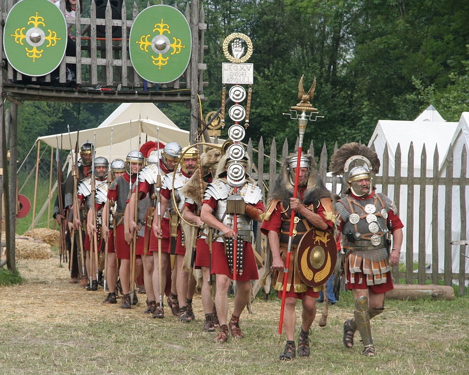 W mroku historii: Ku chwale Rzymu - Ross Cowan