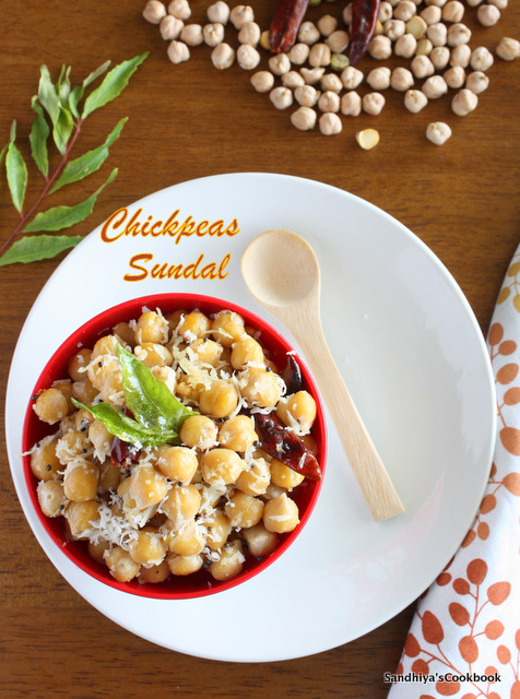 Sandhiya's Cookbook: Vellai Kondakadalai Sundal | White Chickpeas ...