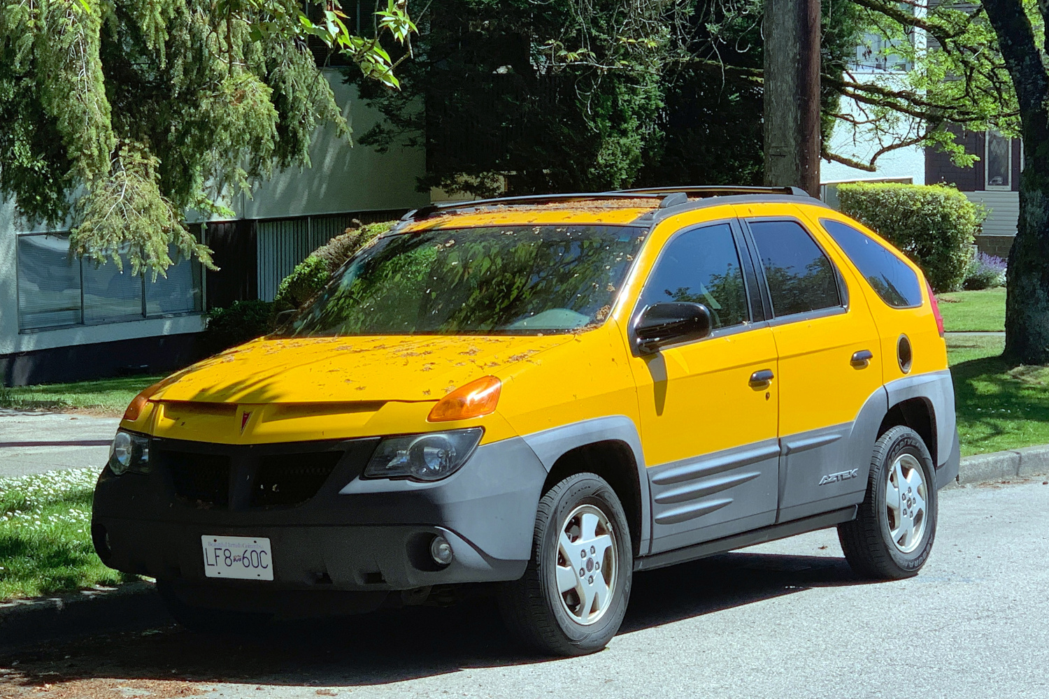 Old Parked Cars Vancouver: Honourary Old Parked Car: 2001 Pontiac Aztek
