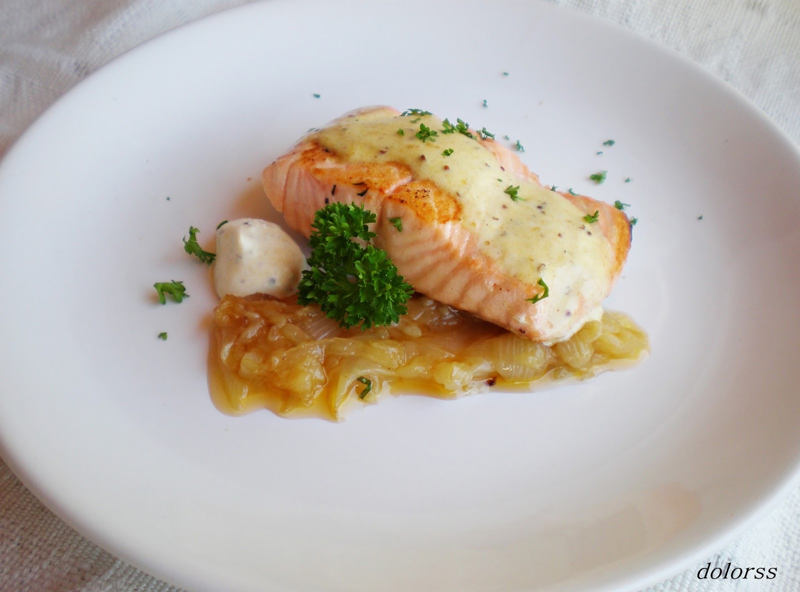 Blog de cuina de la dolorss: Salmón salvaje gratinado con mostaza