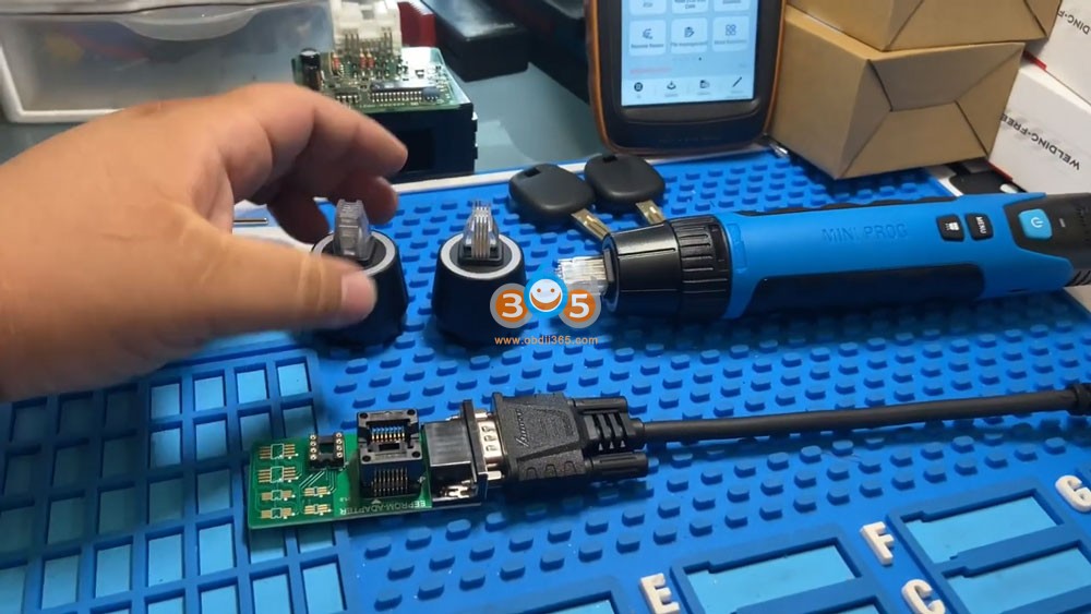 Xhorse Mini Prog Key Tool Max Write 2003-2007 Toyota Sequoia Key - Auto ...