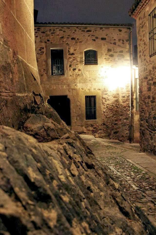 Norba Caesarina: Historia de una nueva excomulgación en Cáceres.