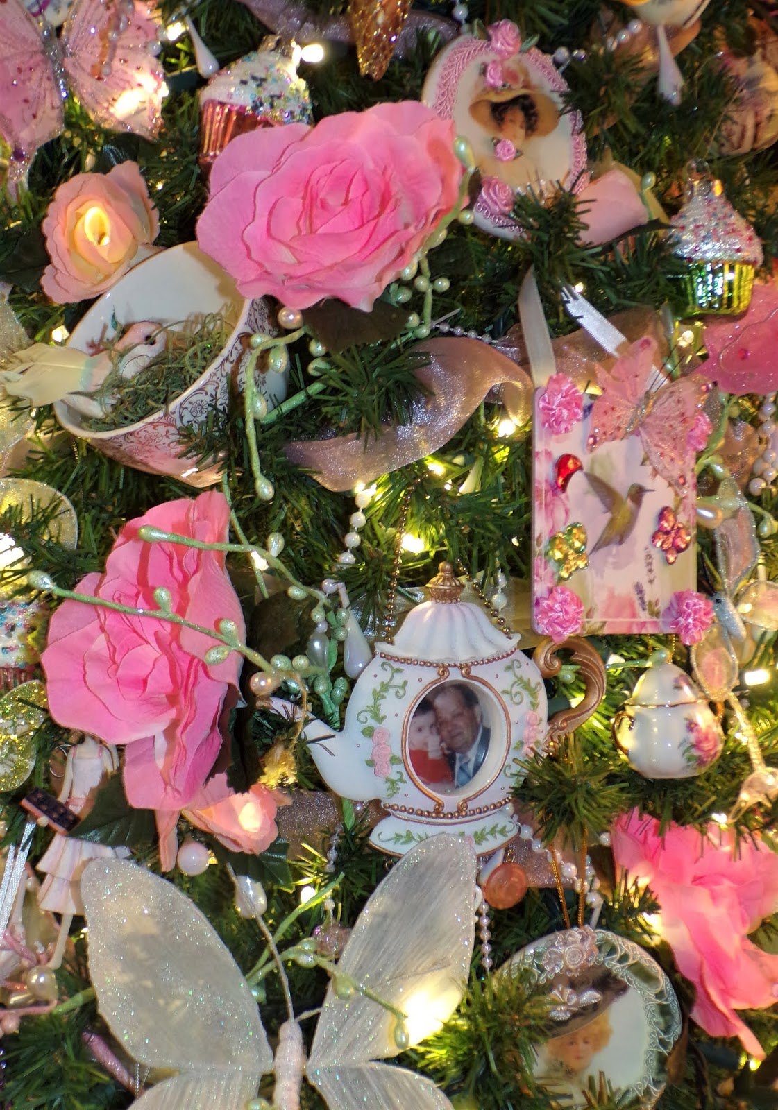 DEBBIE-DABBLE BLOG: Summer Garden Tea Party Tree in the Craft Room
