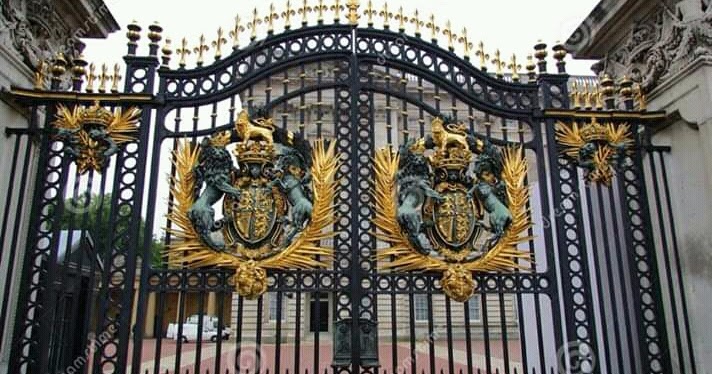 Traditional Grill Gate Design