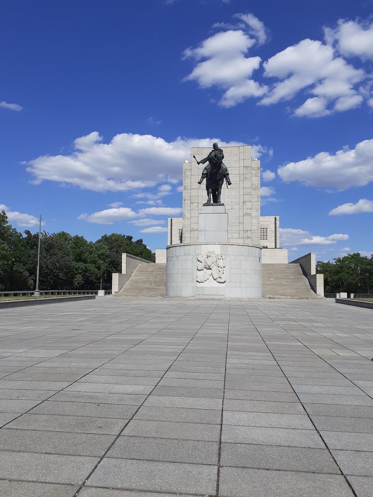 Sister Brylee Lewis: "Chicken Nuggets, Grand McSundae and Alcohol"