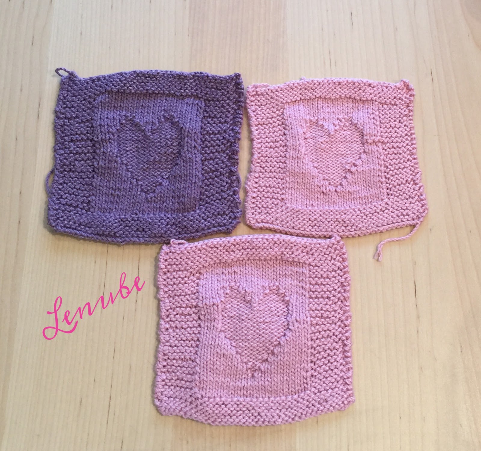 Lenube: Gráfico Corazón en relieve. Punto a dos agujas