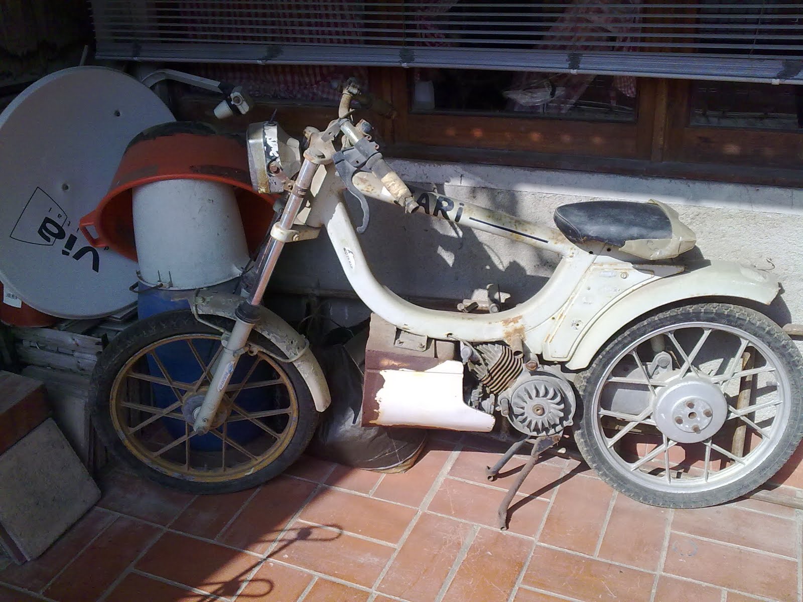 GASS-TERRASSA: Vespino Café Racer