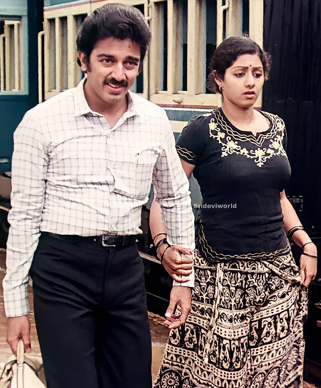 Sridevi: Kamal Haasan and Sridevi in Sadma / Moondram Pirai