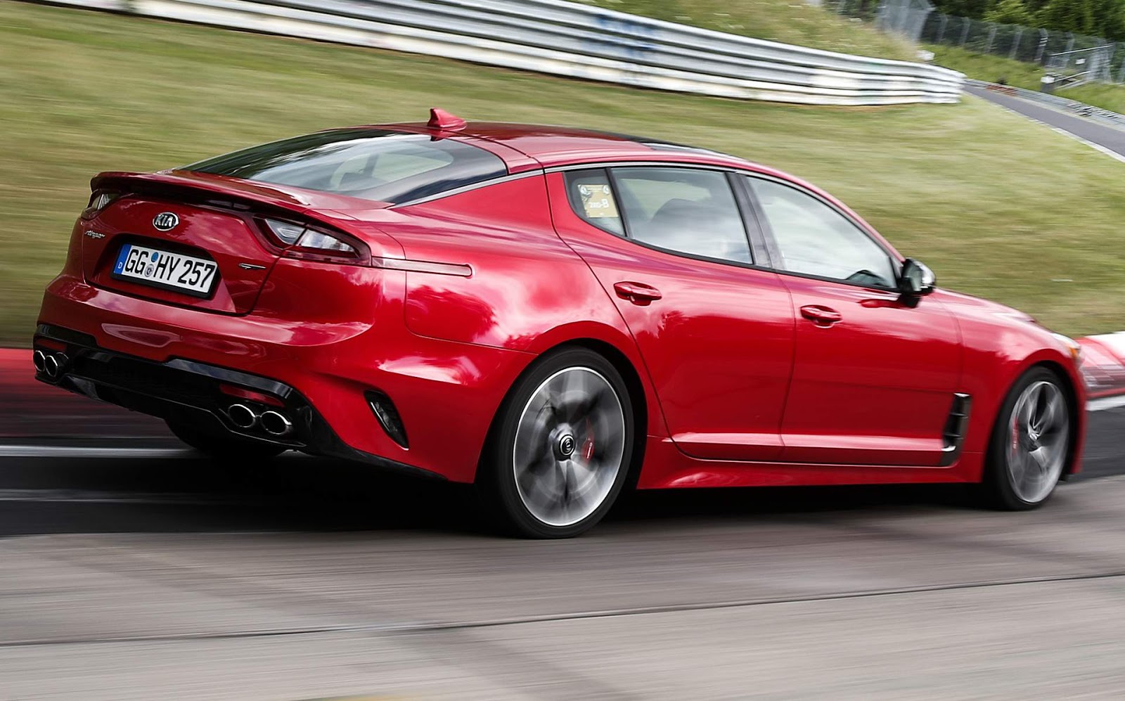 Kia Stinger chega ao Brasil em 2018: detalhes - vídeo