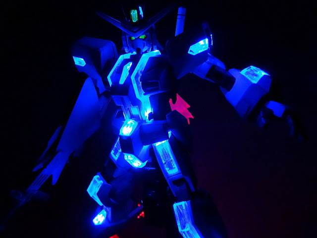 HG 1/144 Extreme Gundam Full LED Custom Build
