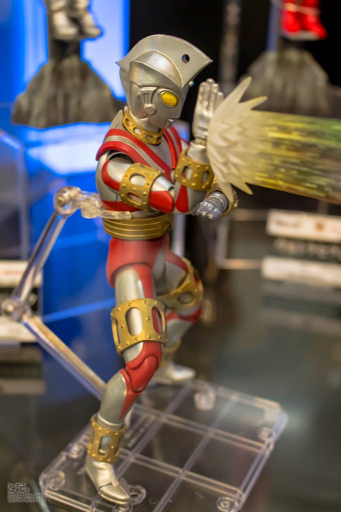 Import Monsters: More Ultra-Act Ace Robot Pictures!