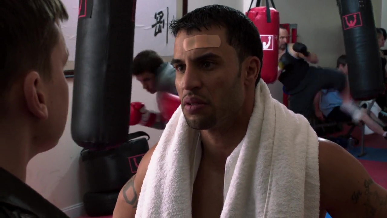 ausCAPS: Danny Henriquez shirtless in Unforgettable 1-08 "Lost Things"