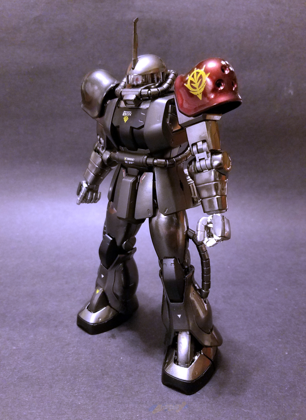 Custom Build: MG 1/100 Zaku II Ver. 2.0 "Black Knight"