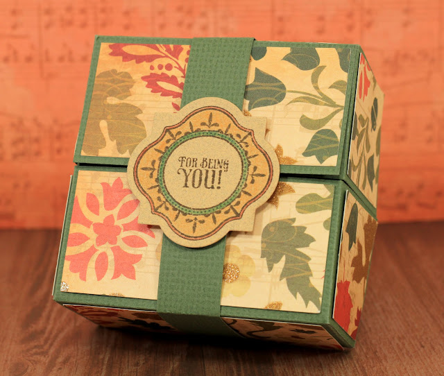 The Paper Boutique: Surprise Boxes with Switchable Sentiments