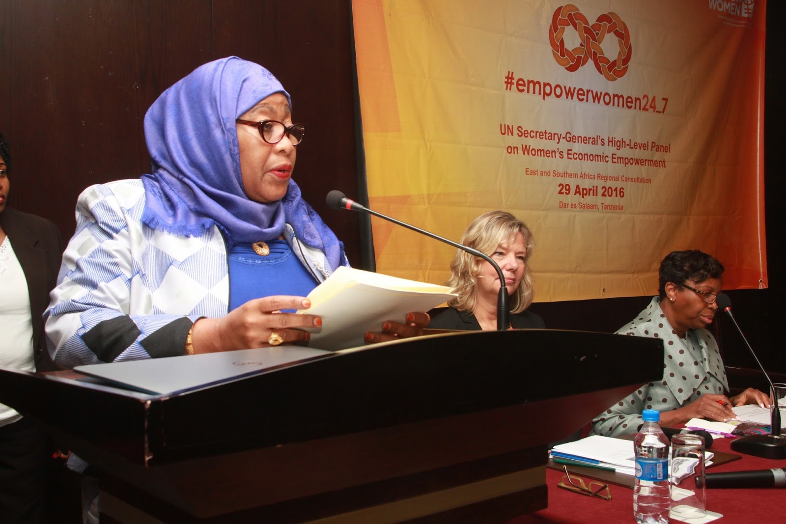 MAKAMU WA RAIS MHE. SAMIA AFUNGUA MKUTANO WA KUWEZESHA WANAWAKE ...