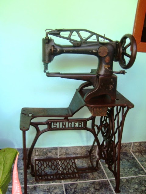 Familia Brunelli: MAQUINA DE SAPATEIRO DE MARCO BRUNELLI