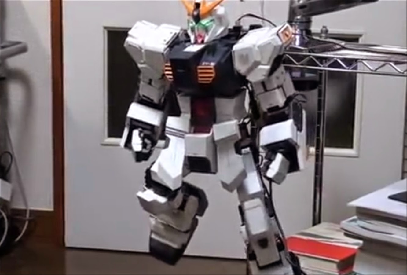 Amazing nu Gundam Robot - Kondo KHR-3HV hobby robot kit Custom Build