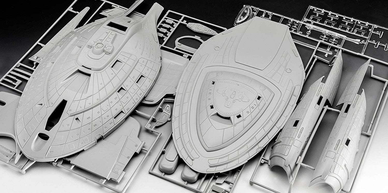 The Trek Collective: Round 2 Model's Discovery model kit updates, and ...