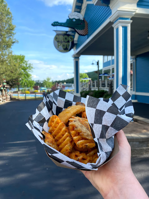 Review: Croc Pot Chicken Tenders and Waffle Fries at Lake Compounce