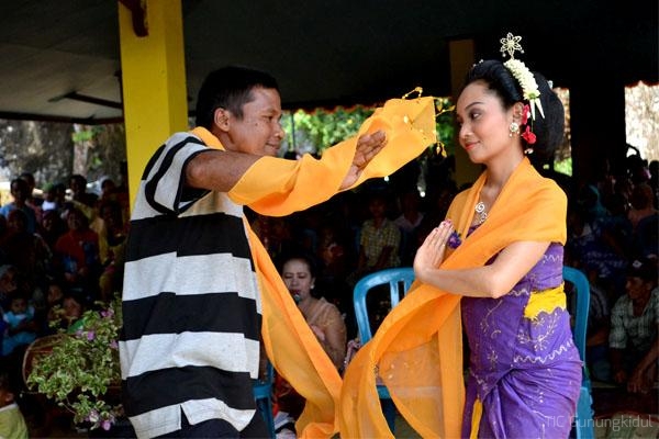 Nih Tari Tayub - Materi Tertulis