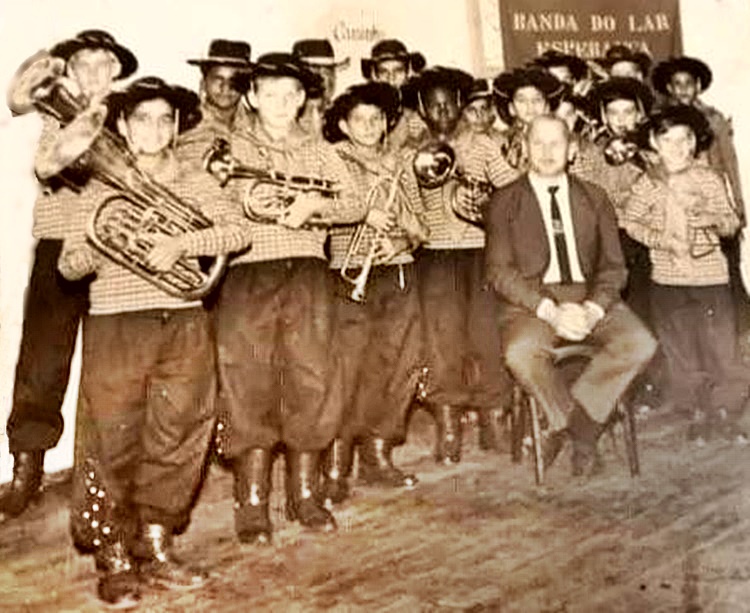 Eliseu Antonio Gomes: A biografia resumida do casal de missionários ...