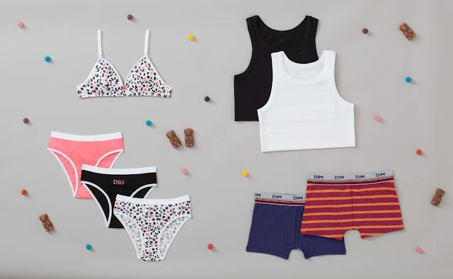 CHILD CHOOSING YOUR FIRST BRA