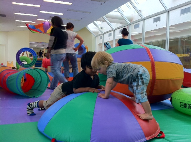 Tina in Canada: Gymboree Classes