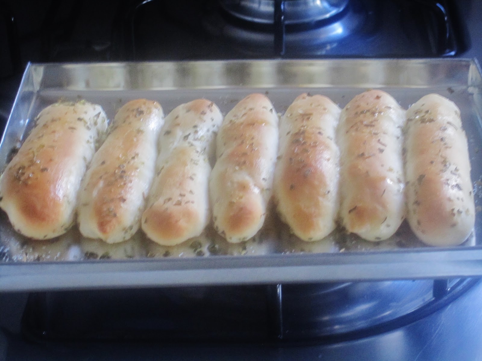 Shobha's Food Mazaa: GARLIC BREAD STICKS / FINGERS