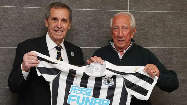 ในช่วงสุดสัปดาห์นิวคาสเซิลยูไนเต็ดตำนาน Bob Moncur, Alan Foggon, Keith ...